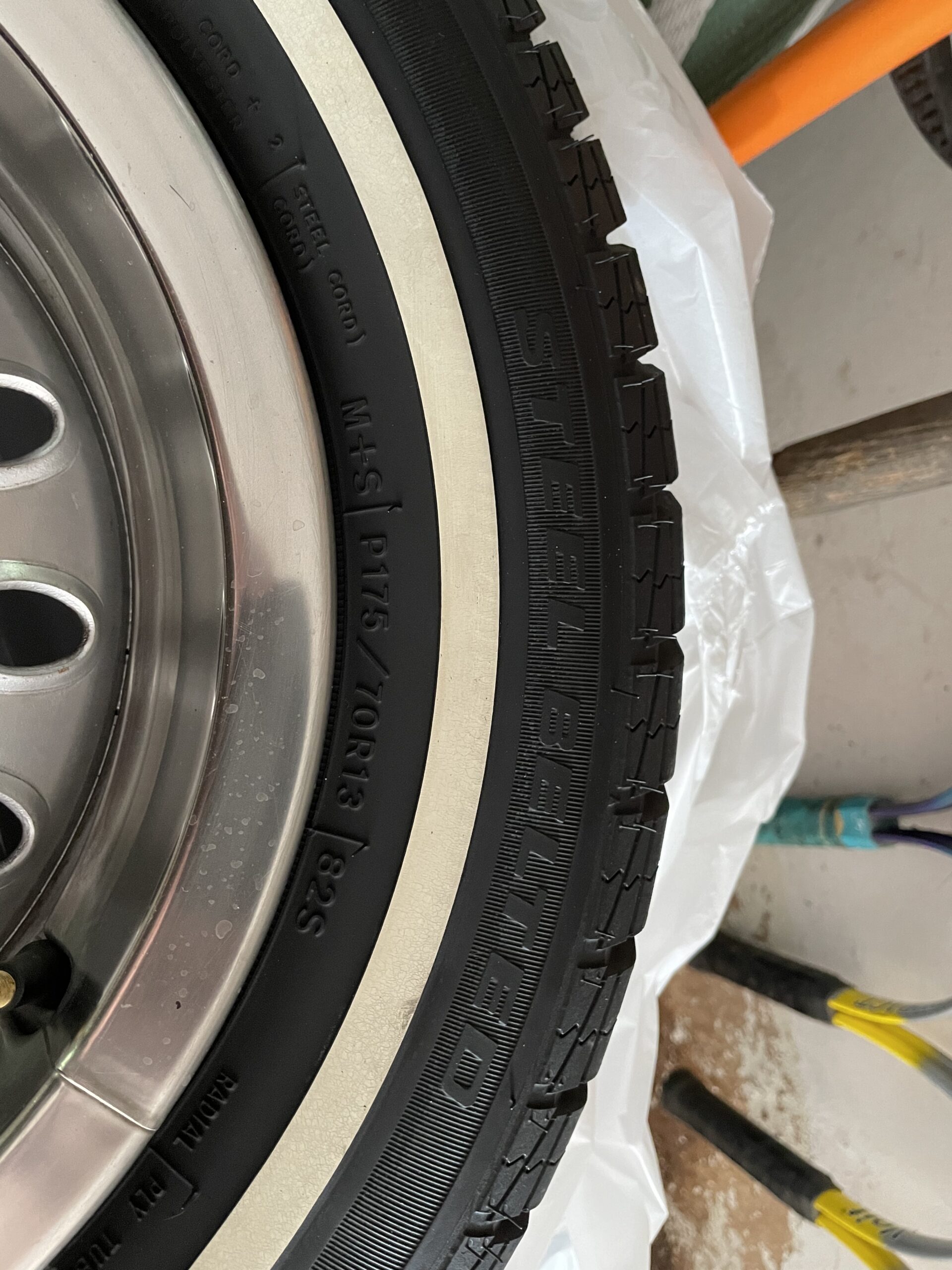 Triumph Spitfire – Original Rims – Toronto Triumph Club